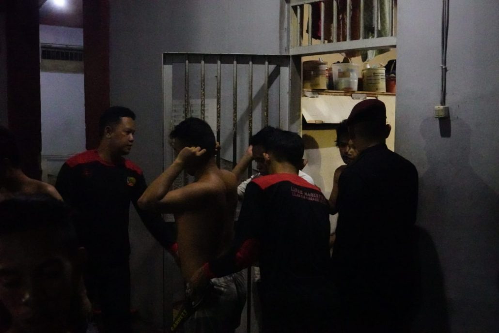 Kamar Hunian Lapas Narkotika Digeledah – Pemerintah Kabupaten Banjar Kamar Hunian Lapas Narkotika Digeledah – Pemerintah Kabupaten Banjar