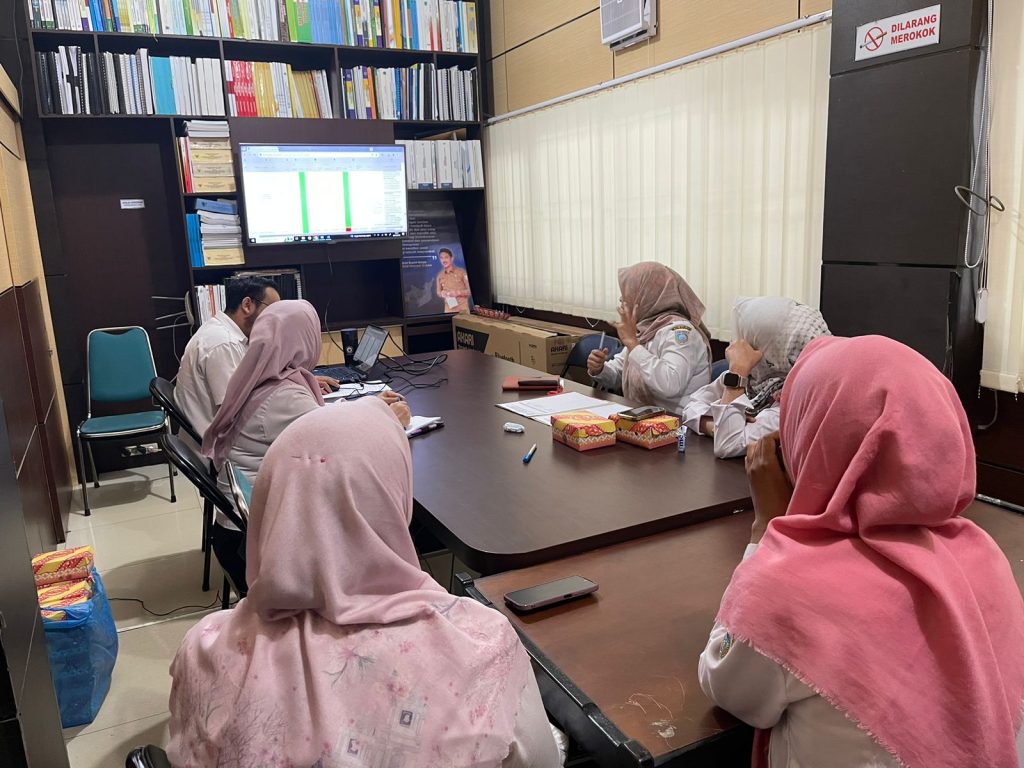 DESK EVALUASI KERJA DAN KINERJA, BAPPEDALITBANG TARGETKAN REALISASI ...