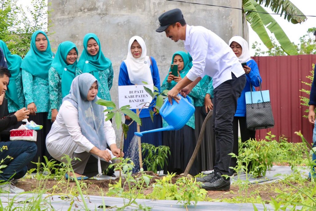 Peringati HPSN 2024, Pemkab Banjar Gelar Aksi Bersih-Bersih dan Tanam Bibit Pohon – Pemerintah ...