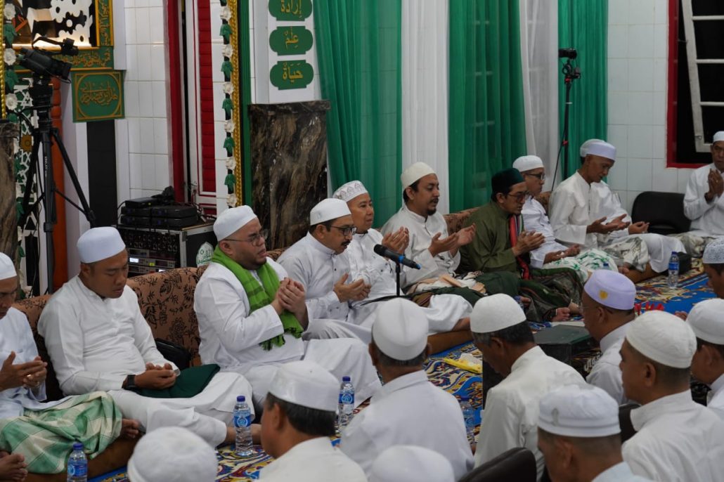 Wabup Banjar Hadiri Haul ke – 11 KH Ahmad Hudhori bin Ali Tuah ...