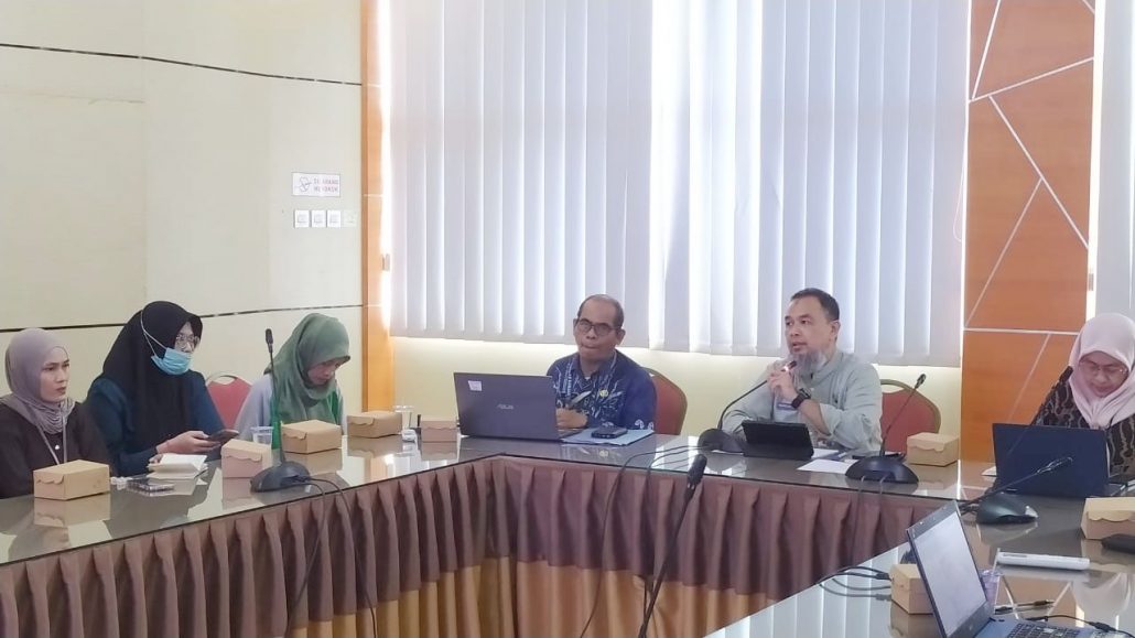 TKPK BANJAR FOKUSKAN RAPAT PADA EVALUASI STRATEGI DAN ARAH BARU PENANGGULANGAN KEMISKINAN TAHUN ...